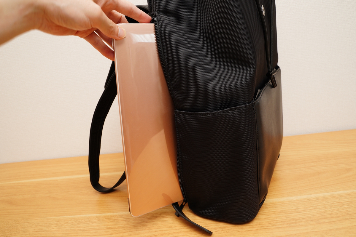 HUAWEI Classic Backpack レビュー | 高級感あるミニマルデザイン、中の構造を解説してみた | じゃが畑