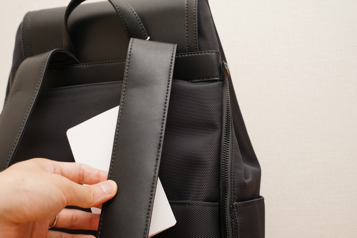 HUAWEI Classic Backpack レビュー | 高級感あるミニマルデザイン、中の構造を解説してみた | じゃが畑