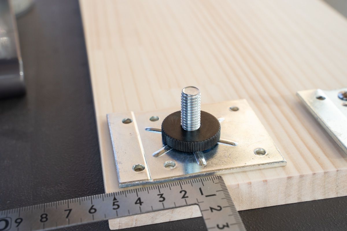 【DIY】デスクシェルフ自作してみた | パイン集成材とIKEA CAPITAでたったの1時間で完成 | じゃが畑