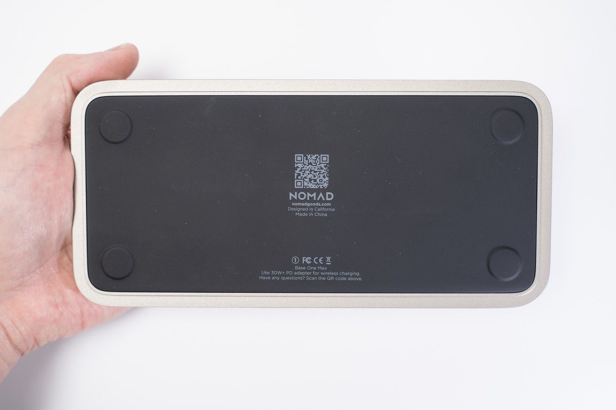 NOMAD Base One Max レビュー | ミニマルデザインな2 in 1充電スタンド！Apple Watch高速充電対応 | じゃが畑
