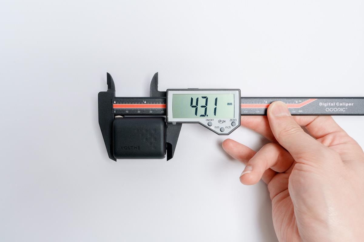 VOLTME Revo 30 Duo レビュー | 持ち歩きに適したUSB-C × 2ポートの小型軽量の30W充電器[PR] | じゃが畑