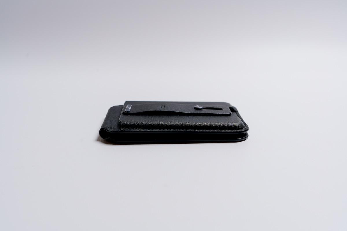 ESR HaloLock GEO WALLET STAND レビュー | 「探す」に対応したウォレットスタンド[PR] | じゃが畑