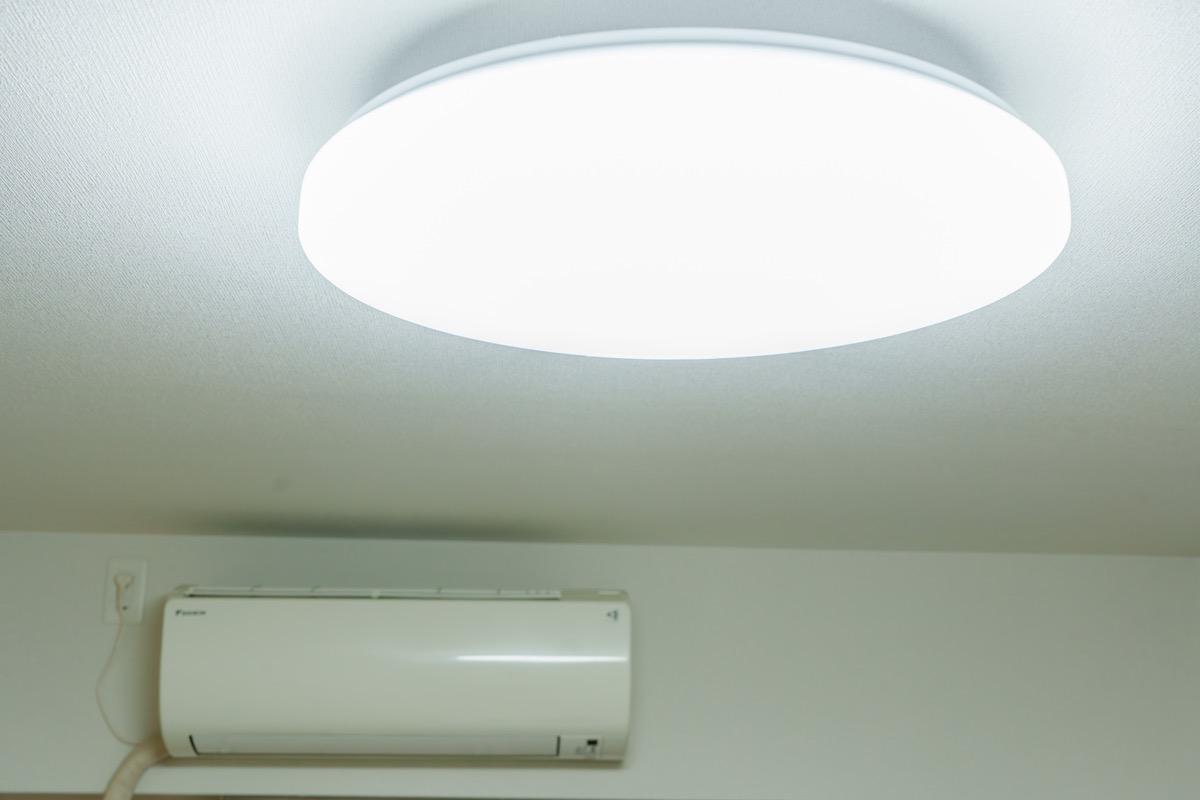 SwitchBot シーリングライト プロ レビュー | 寝室でも使える調光機能付き[PR] | じゃが畑