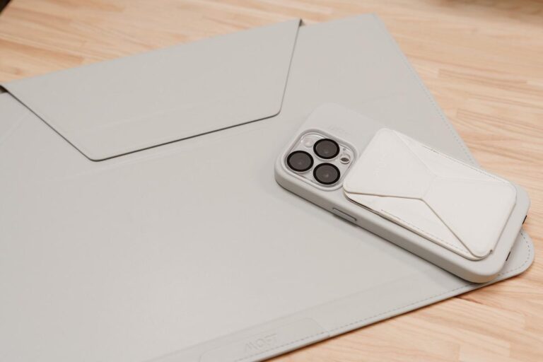 MOFT 多機能キャリーケース ミスティグレー レビュー | PCスタンドにもなるキャリーケース | じゃが畑