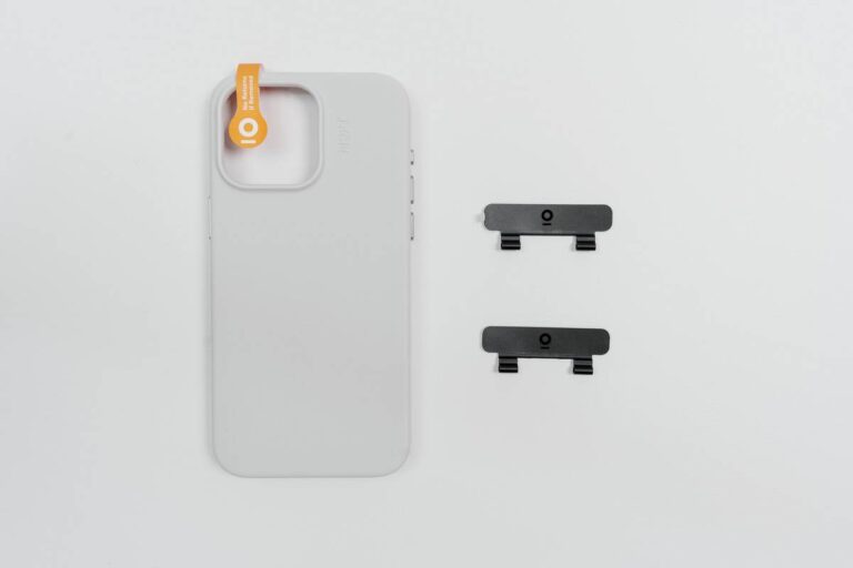 【重量わずか30g】MOFT MOVAS レザーケース レビュー | 純正レザーケースに変わる選択肢 | じゃが畑