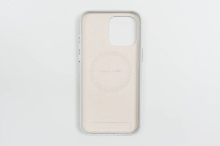 【重量わずか30g】MOFT MOVAS レザーケース レビュー | 純正レザーケースに変わる選択肢 | じゃが畑